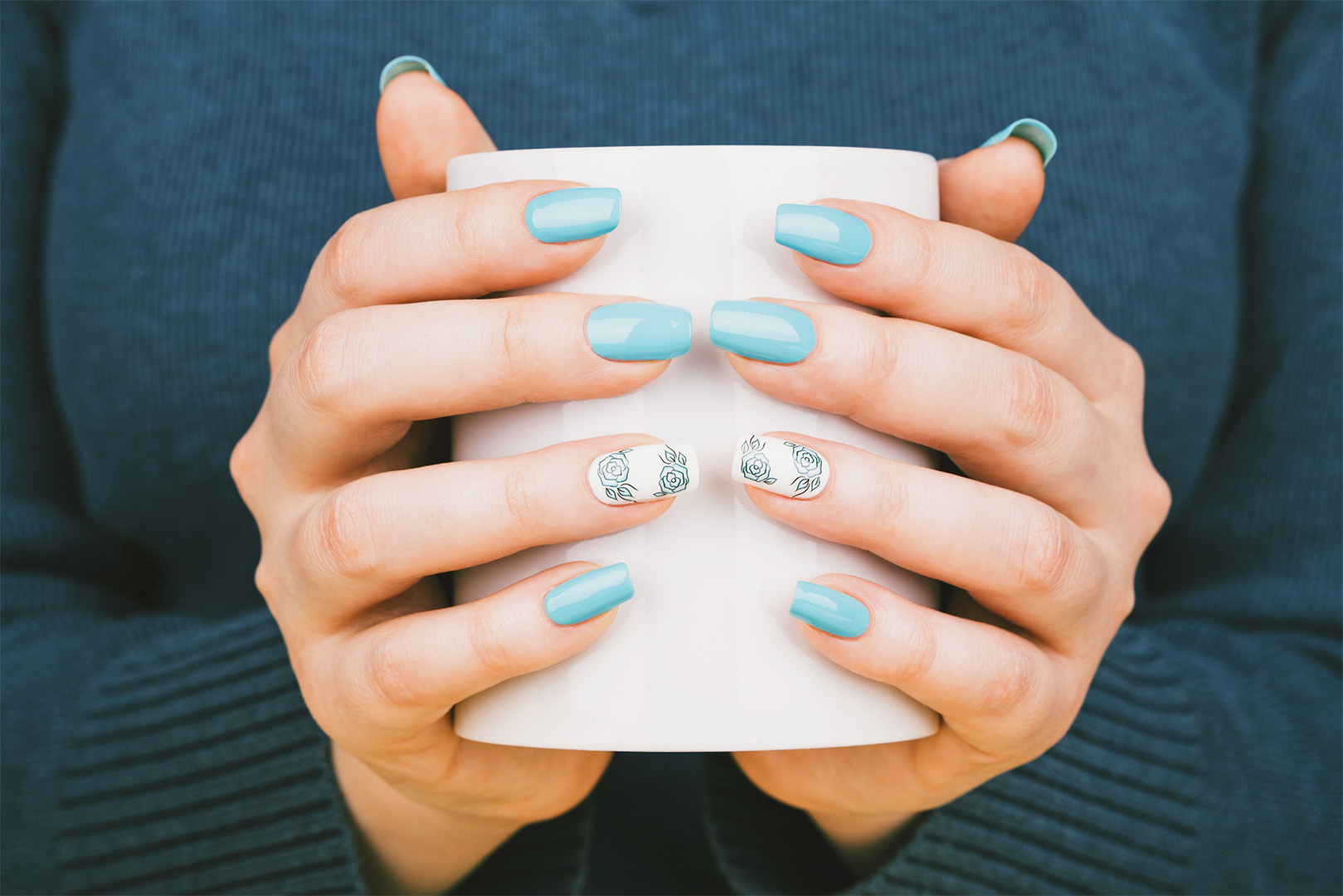 Gloss n' Blink Nails